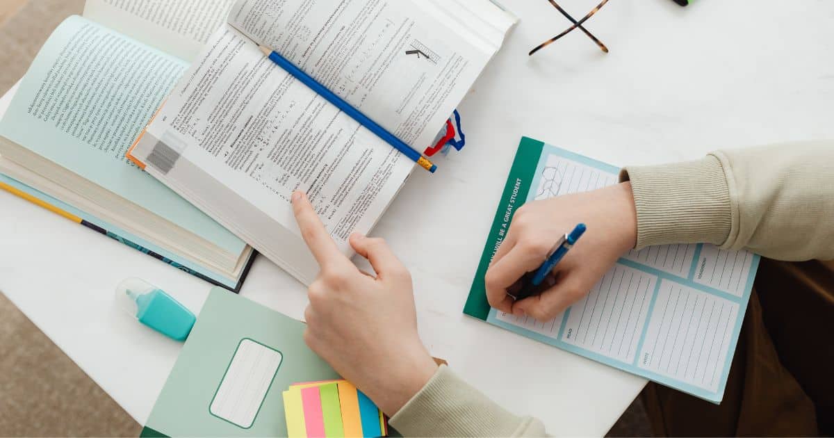 Navigating Research Introductions: Linking Educational Problems to ...